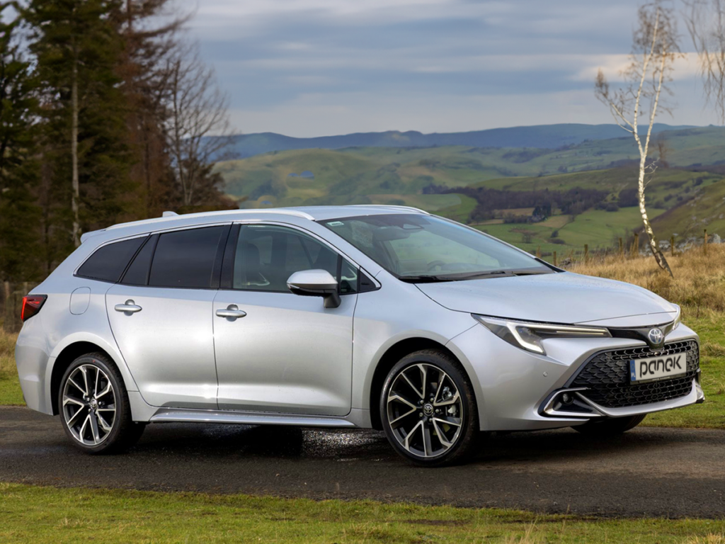 Toyota Corolla TS Kombi – komfort i przestrzeń na każdą podróż - iPanek